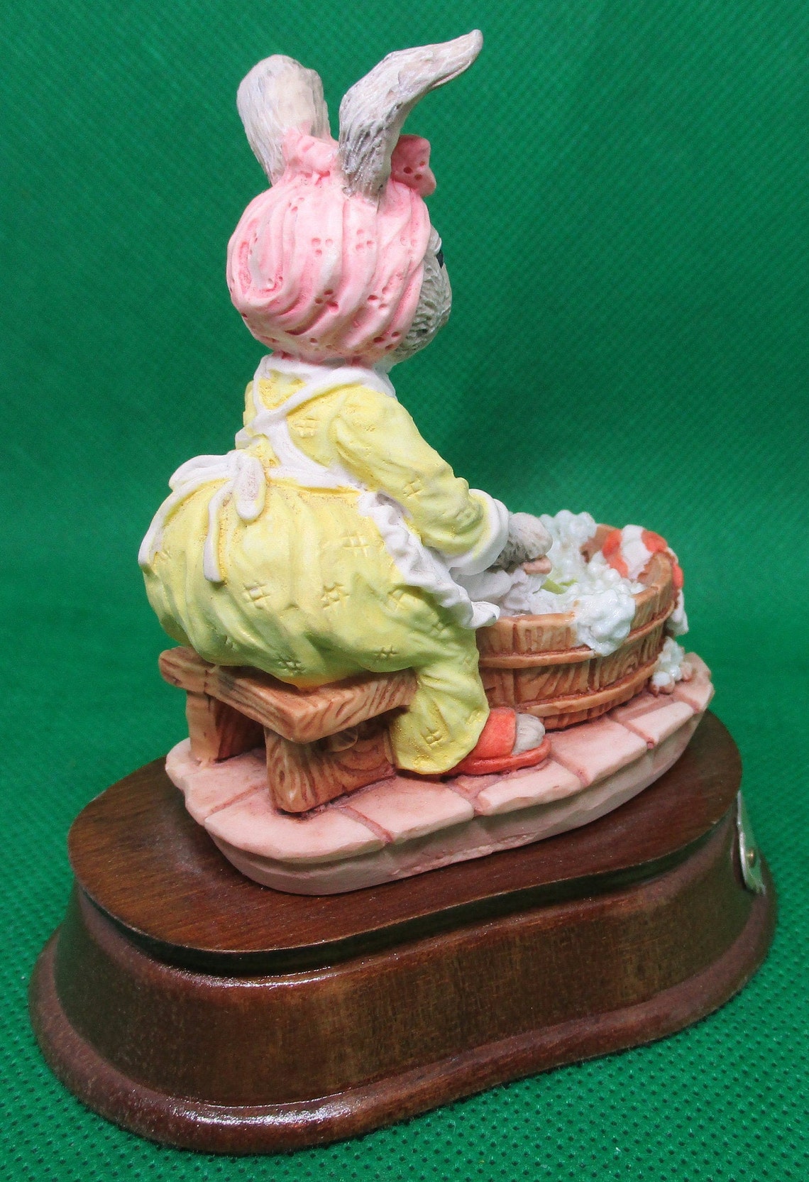 Rebecca Rabbit Figurine Little Nook Village by Leonardo Vintage 1989 ...