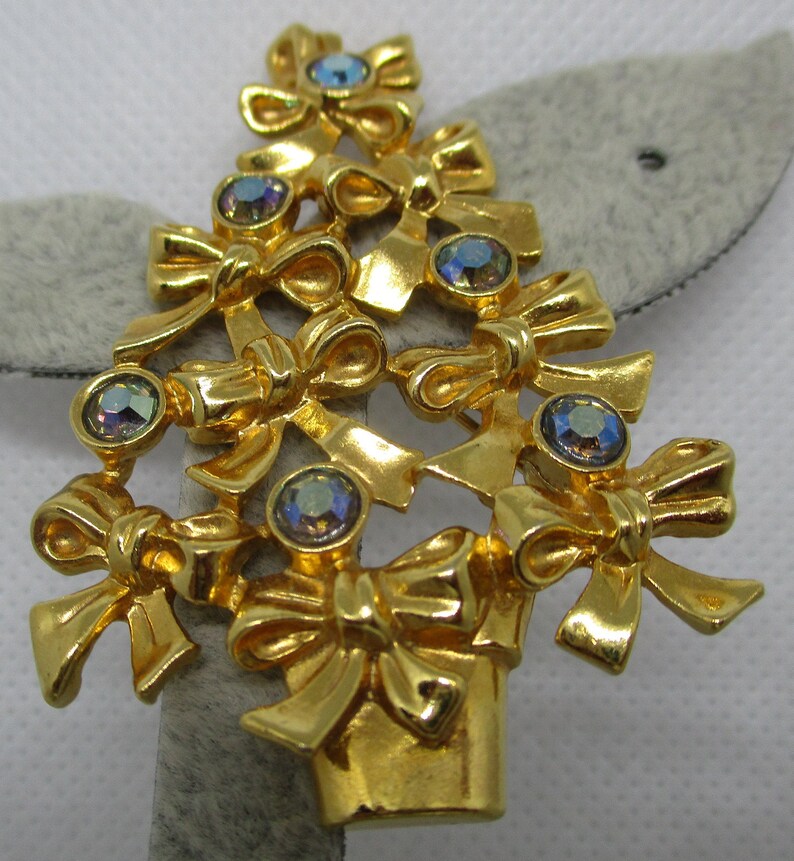Avon Rhinestone Bow Tree Brooch Avon Holiday Jewelry Avon Christmas ...