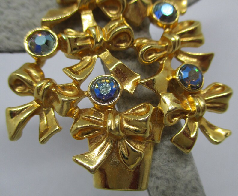 Avon Rhinestone Bow Tree Brooch Avon Holiday Jewelry Avon Christmas ...