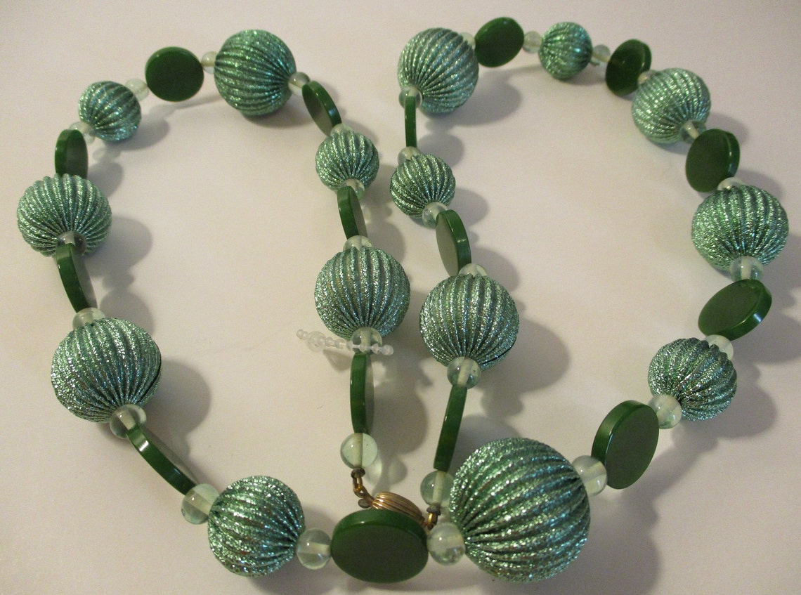 BAKELITE NECKLACE Green Bakelite Flat Disc Beads, Green Sparkle Ribbed ...