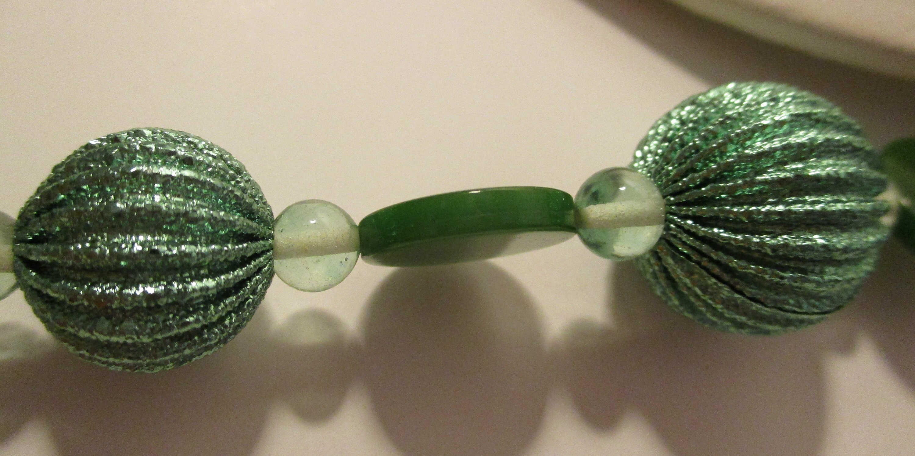 BAKELITE NECKLACE Green Bakelite Flat Disc Beads, Green Sparkle Ribbed ...