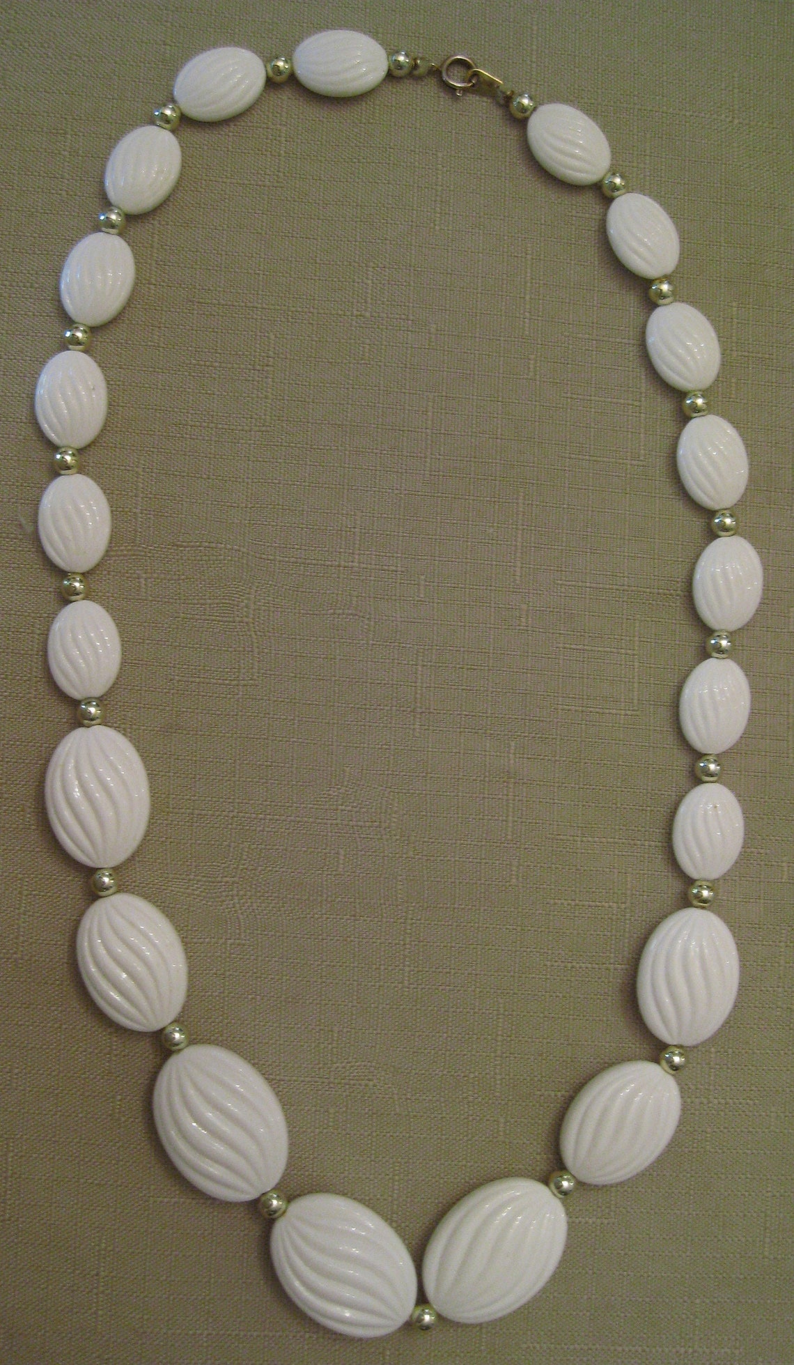 Textured White Plastic Beaded Necklace Graduating Oval Beads | Etsy