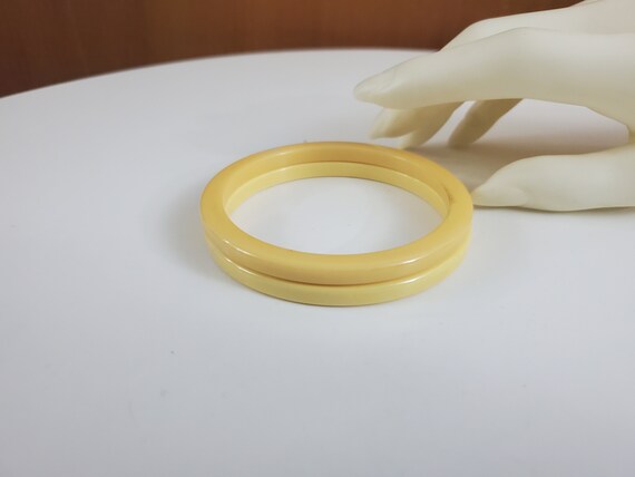 2 Vintage Bakelite Spacer Bangles - 2 Shades of Pale … - Gem