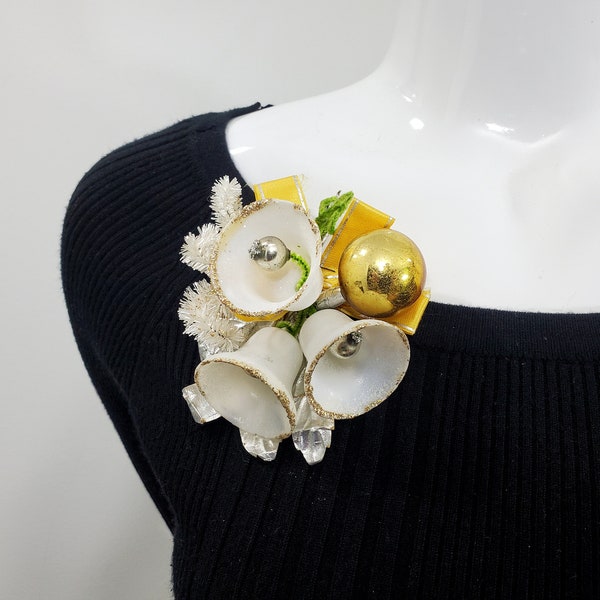 Winter Corsage - Etsy