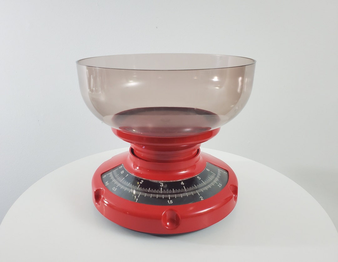 1970s Kitchen Scale From MOM Budapest - Cosmo Scale in Bright Red With ...