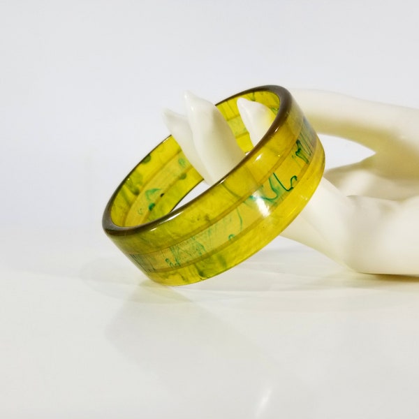 Prystal Bakelite - Etsy