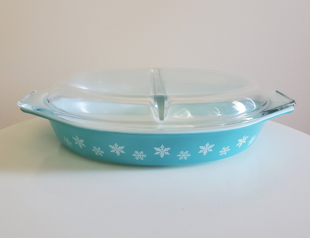 Pyrex Snowflake 1 1/2 Quart Divided Serving Dish With Lid - Turquoise ...