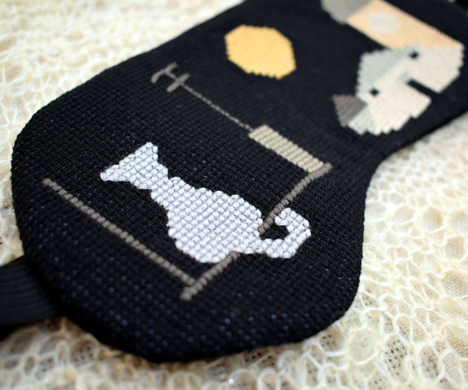 Embroidered Sleeping Mask "at Night" - Adults Sleep Mask With Cat ...