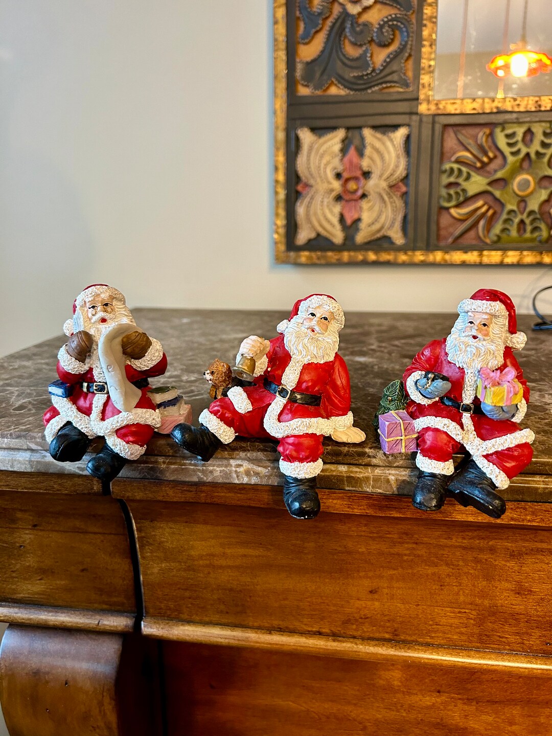 Vintage Resin Ledge Sitting Santas, Set of 3 Holiday Christmas Santas ...
