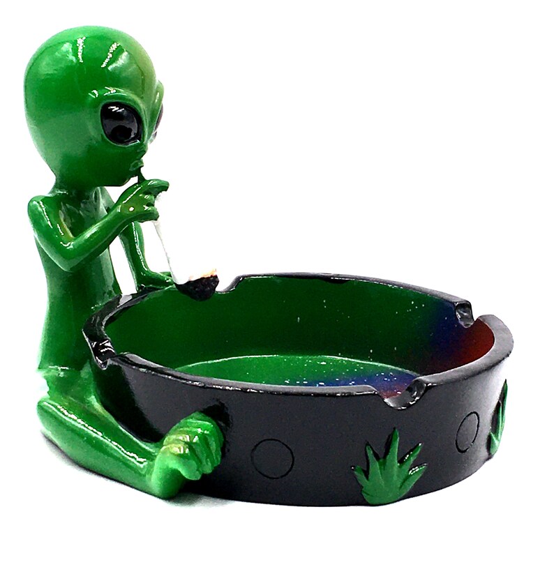 Galaxy Alien Smoking Ashtray 4 inches | Etsy