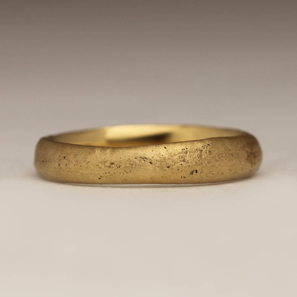 22ct Yellow Gold Ring Rustic Wedding Ring Contemporary - Etsy Denmark
