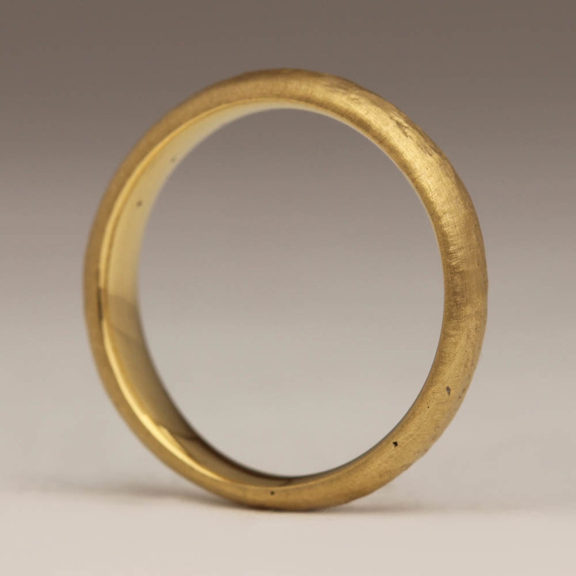 22ct Yellow Gold Ring Rustic Wedding Ring Contemporary - Etsy Denmark