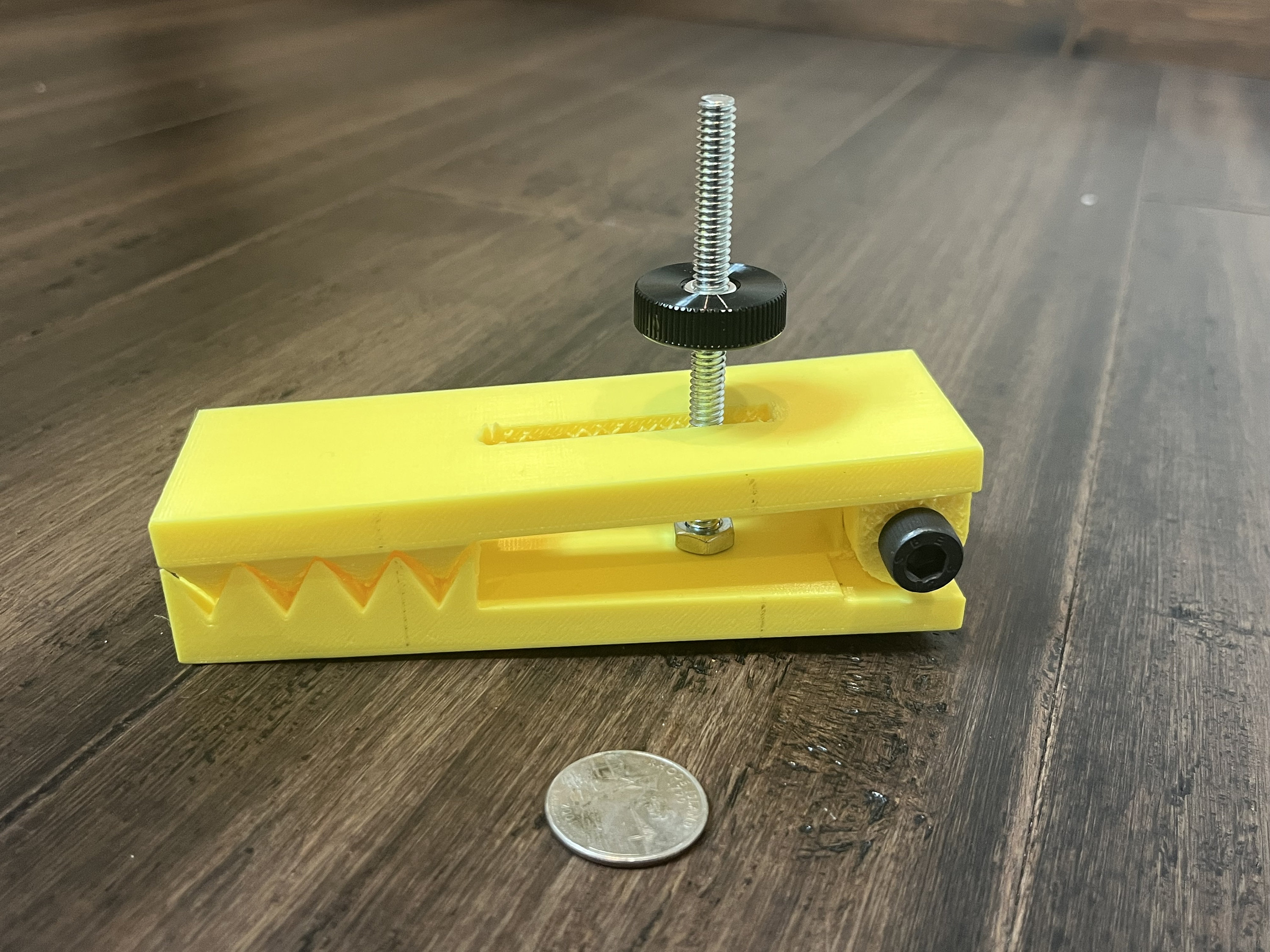 GIANT Jaws of Fun Clamp ONE — Sharp Pointed Things