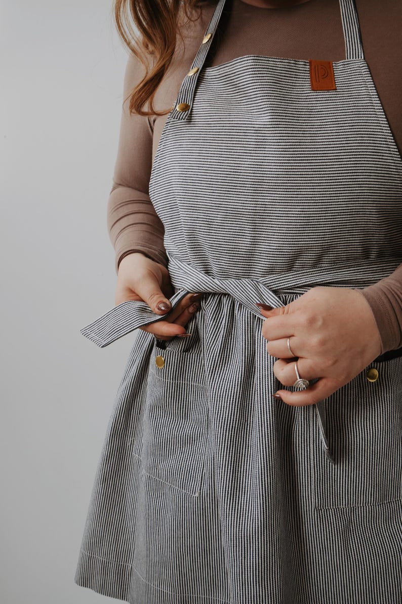 Ruffled Cotton Apron, Adjustable Neck, Stylist Hair Salon Apron - Etsy
