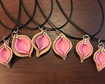 Yoni pendant | Etsy