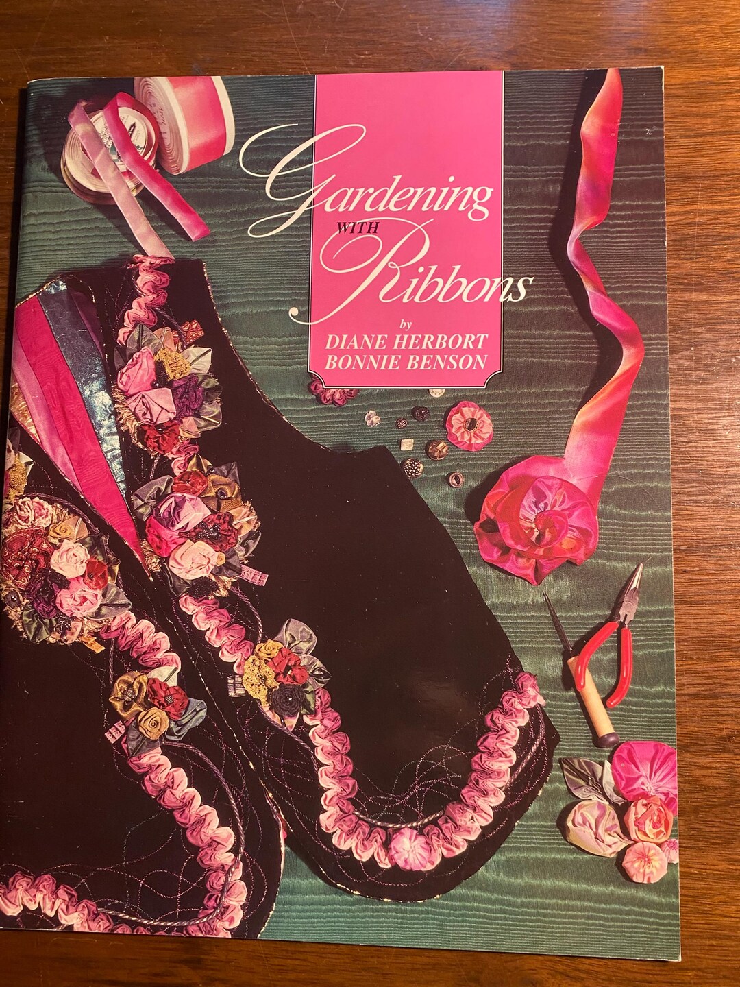 Gardening With Silk Ribbons - Embroidery - Diane Herbert / Bonnie ...