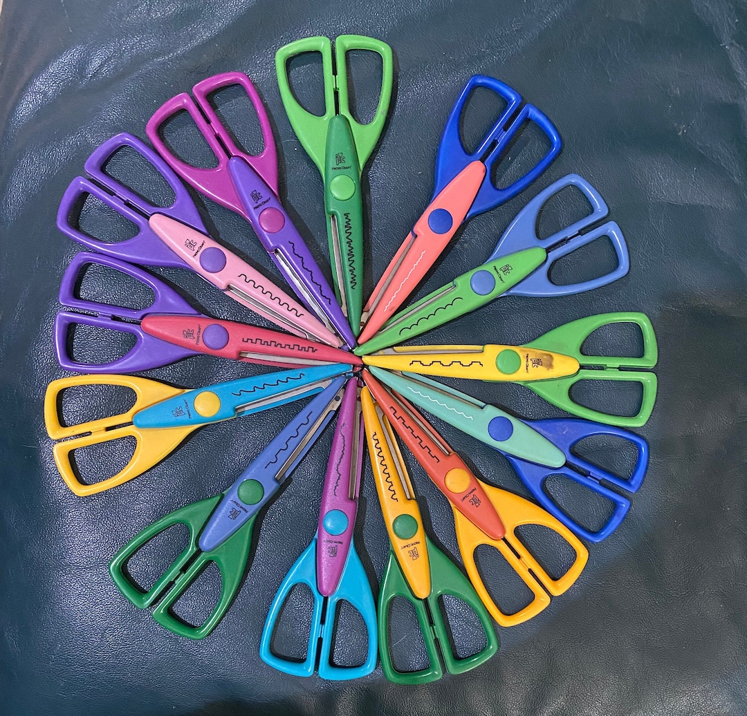 Scissors Paper Cutting Decorative Scallop Edge Design Cutting - Provo ...