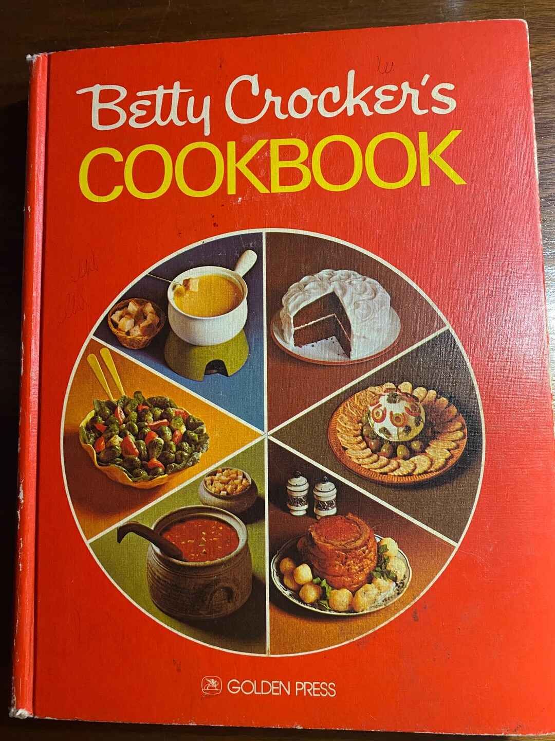 Betty Crocker's Cook Book - 1975 - Golden Press - , All the Favorite ...