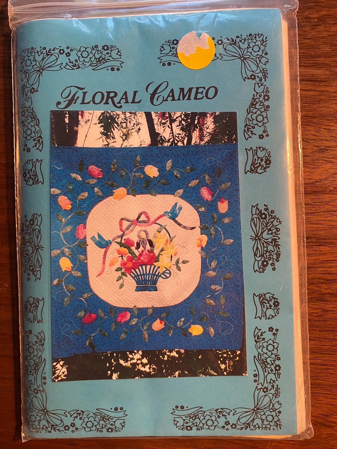 Floral Cameo Flowers Applique Quilt Pattern - Marlene Peterman - 32” X ...