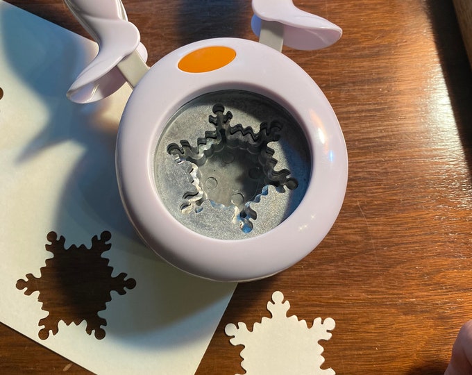 Fiskars 2" Snowflake Shape Design for Page / Paper Edge / Punch ...