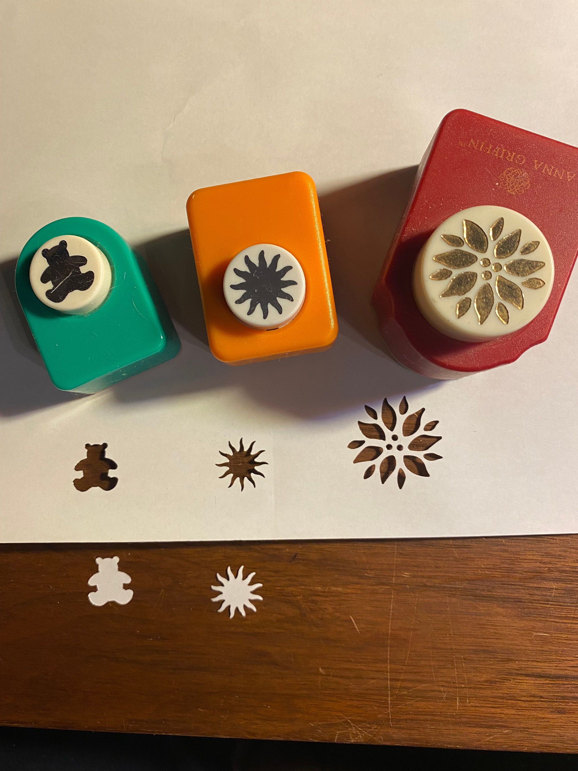 Page / Paper Edge / Punch Pick: Teddy, Sunburst, or Poinsettia Flower ...