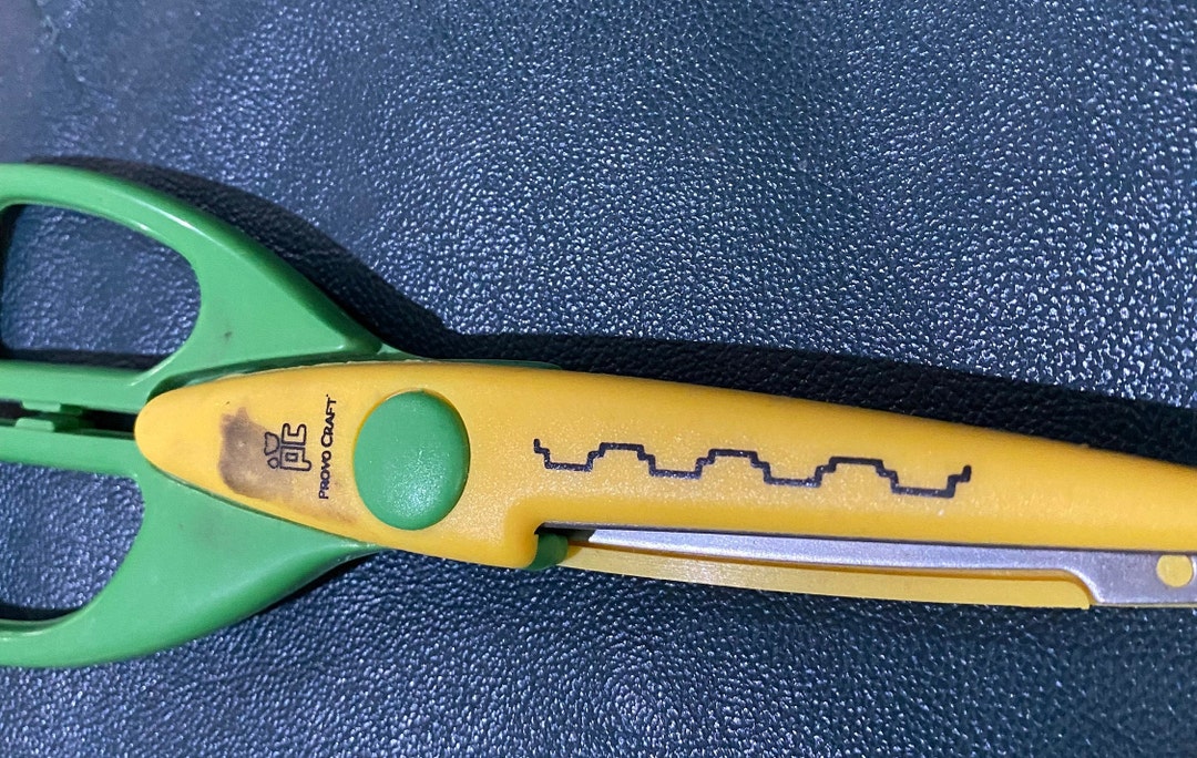 Provo Craft Scissors Paper Cutting Decorative Scallop Edge Design ...