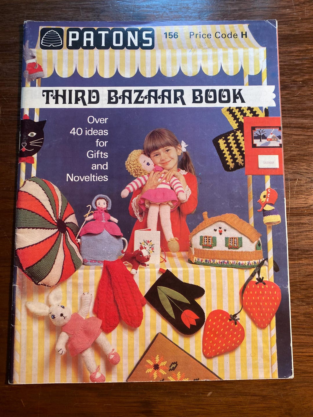 Patons Beehive Third Bazaar Book - Toys & Novelties No 156 - Projects ...