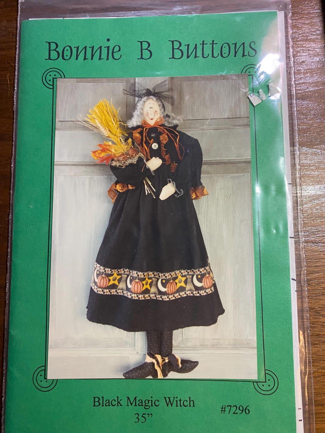 Black Magic Witch - Halloween Wall Decor - Pattern Bonnie B Buttons ...