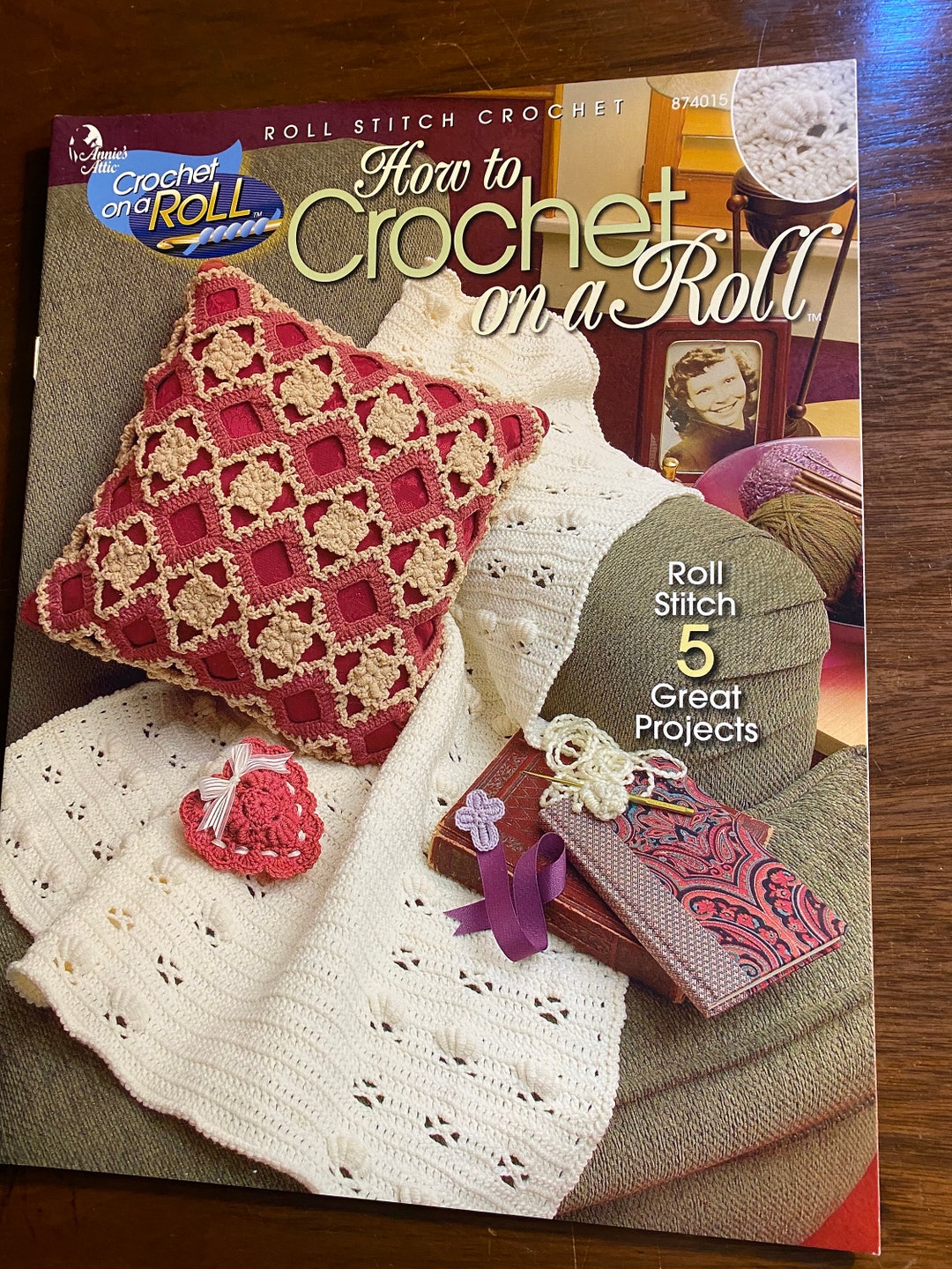 How to Crochet on a Roll - Roll Stitch 5 Projects - Crochet - Annie's ...