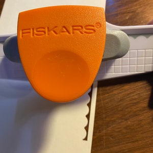 Scallop Fiskars Punch / Border / Corners / Page / Paper Edge / Punch ...