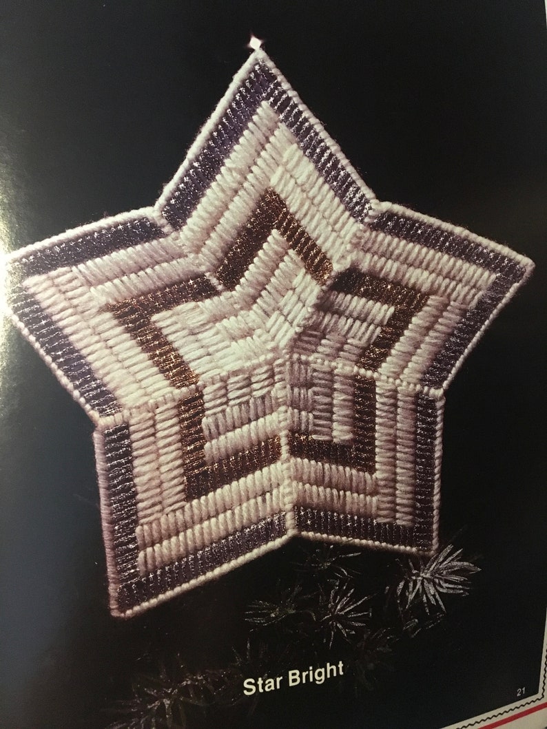 Needlepoint on Plastic Canvas the CHRISTMAS Book - 23 Needlepoint ...