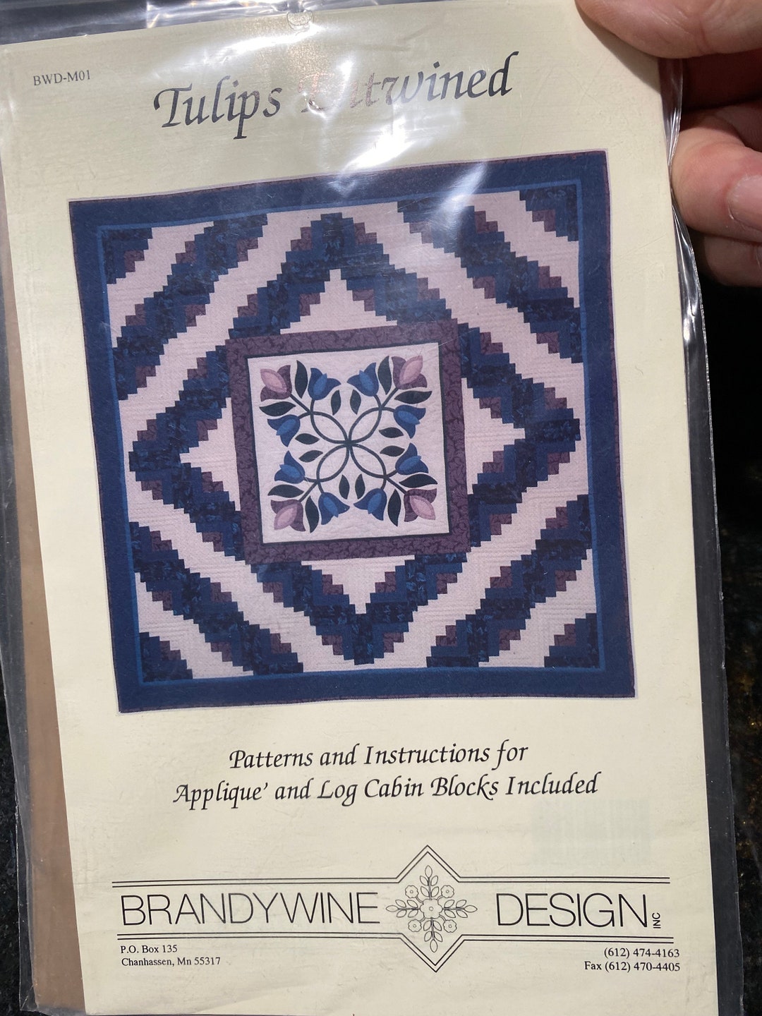 Tulips Entwined Quilt Pattern - Traditional Quilting Pieced / Appliquéd ...