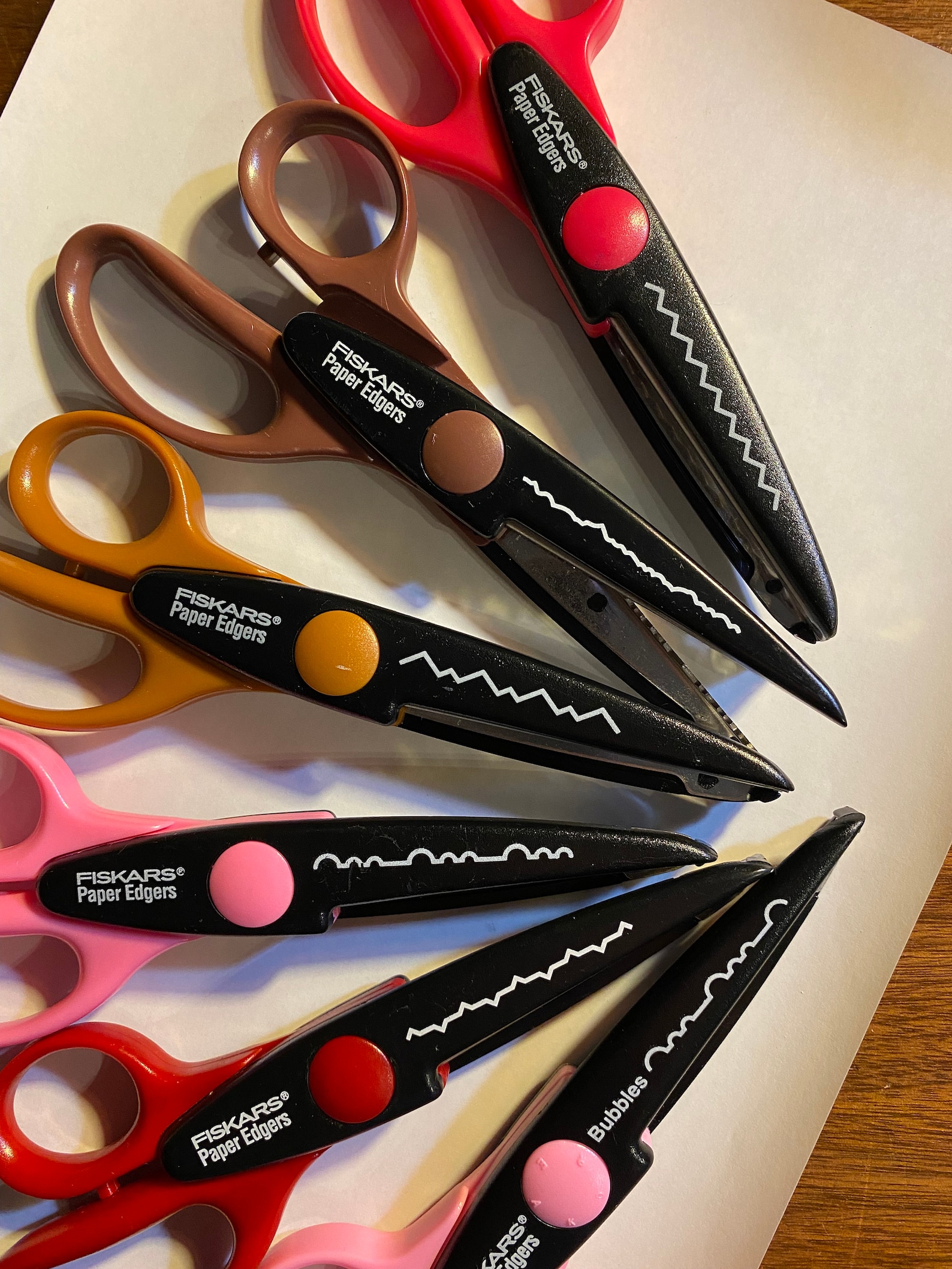 Fiskars Scissors Paper Edgers Cutting Decorative Scallop Edge Design ...