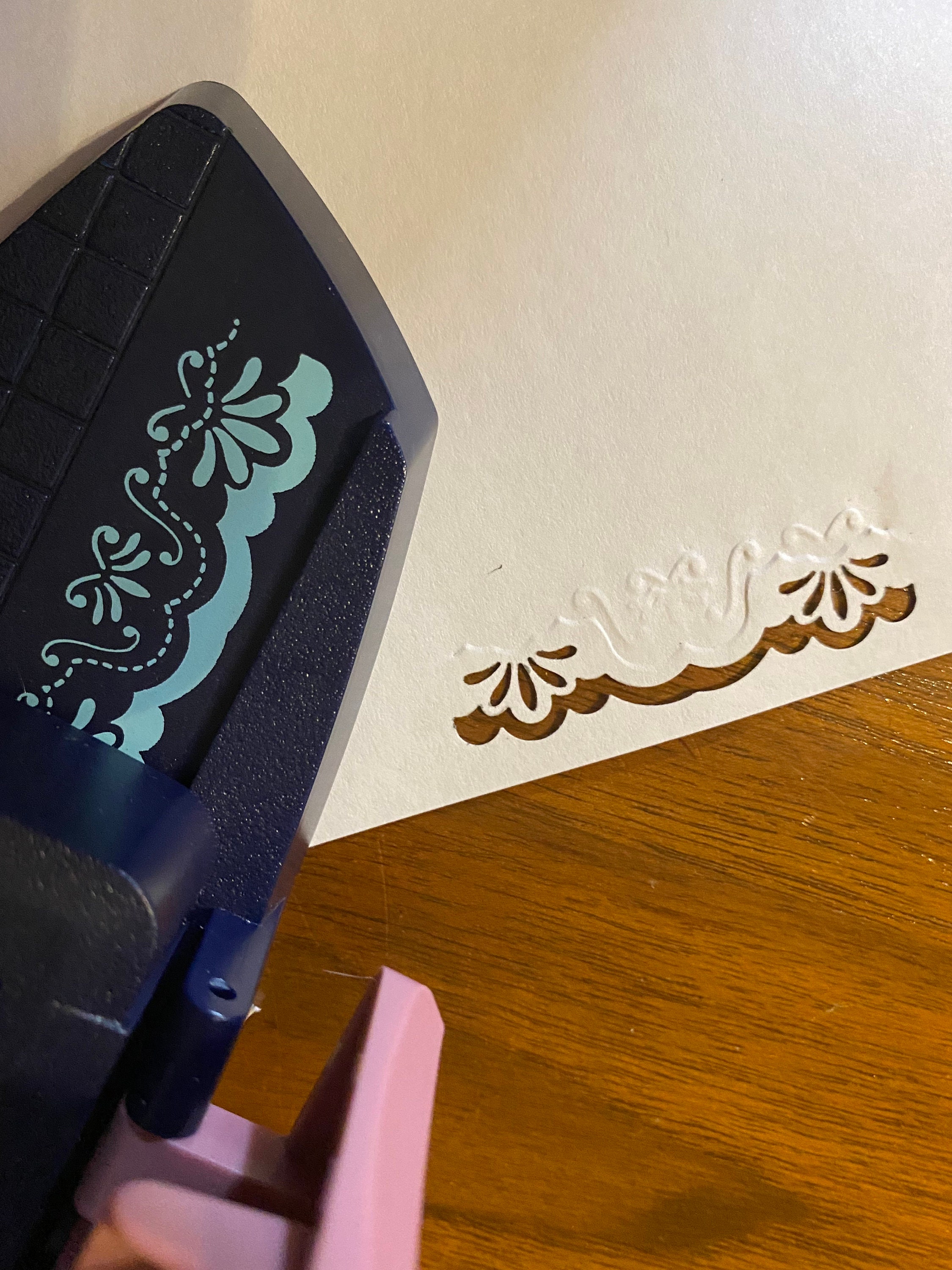 Fiskars Punch / Embosser / Corners / Page / Paper Edge / Punch - Etsy