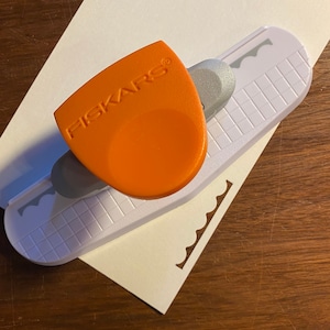 Scallop Fiskars Punch / Border / Corners / Page / Paper Edge / Punch ...