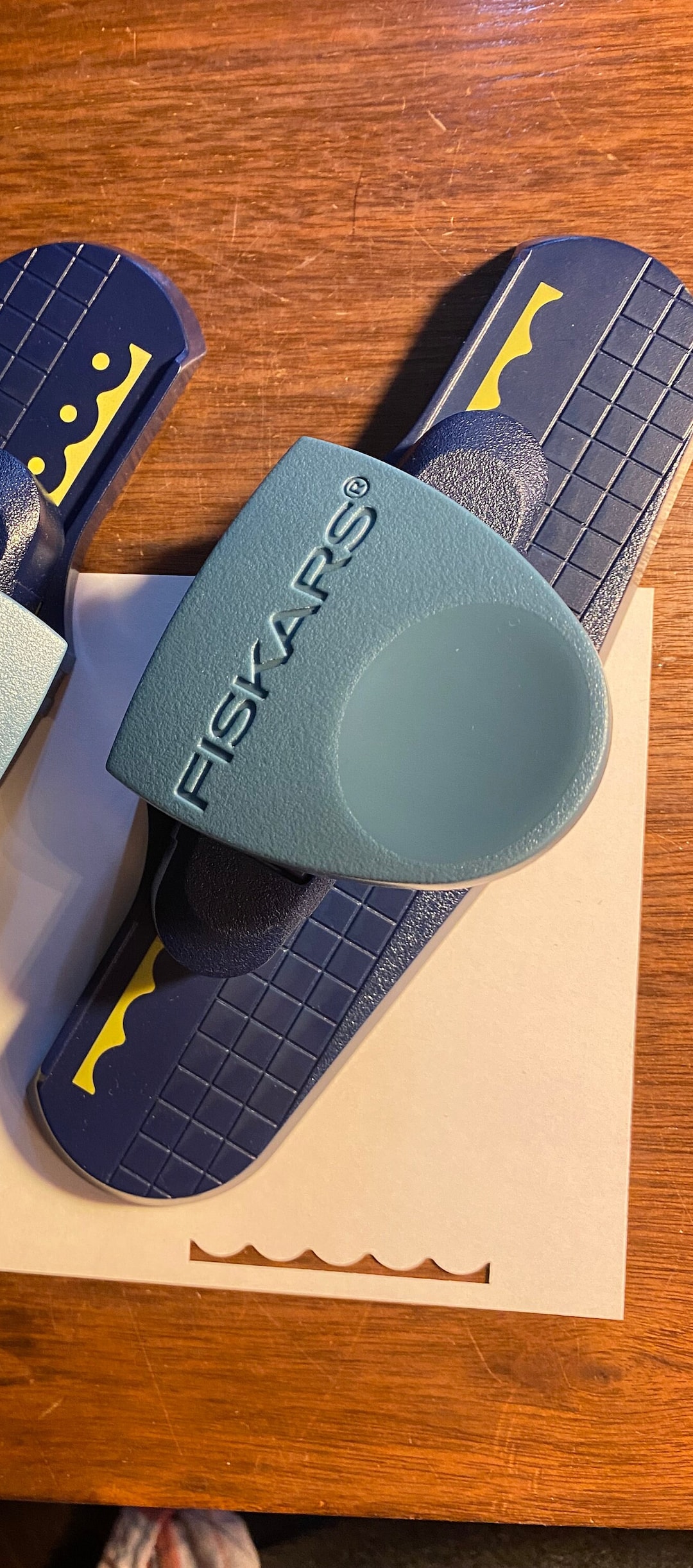 Scallop Fiskars Punch / Border / Corners / Page / Paper Edge / Punch ...