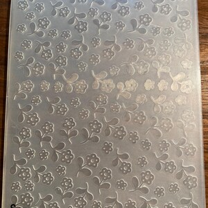 Sizzix Choose a Textured Impressions Embossing Folder 4.25 X 5.5 ...