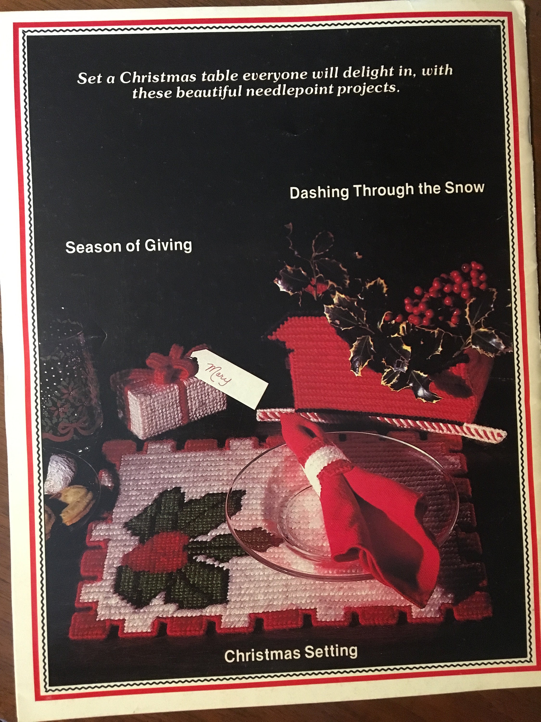 Needlepoint on Plastic Canvas the CHRISTMAS Book - 23 Needlepoint ...