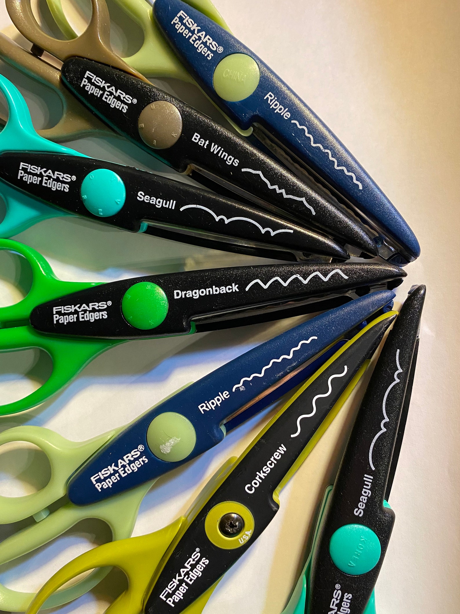 Fiskars Scissors Paper Edgers Cutting Decorative Scallop Edge Design ...