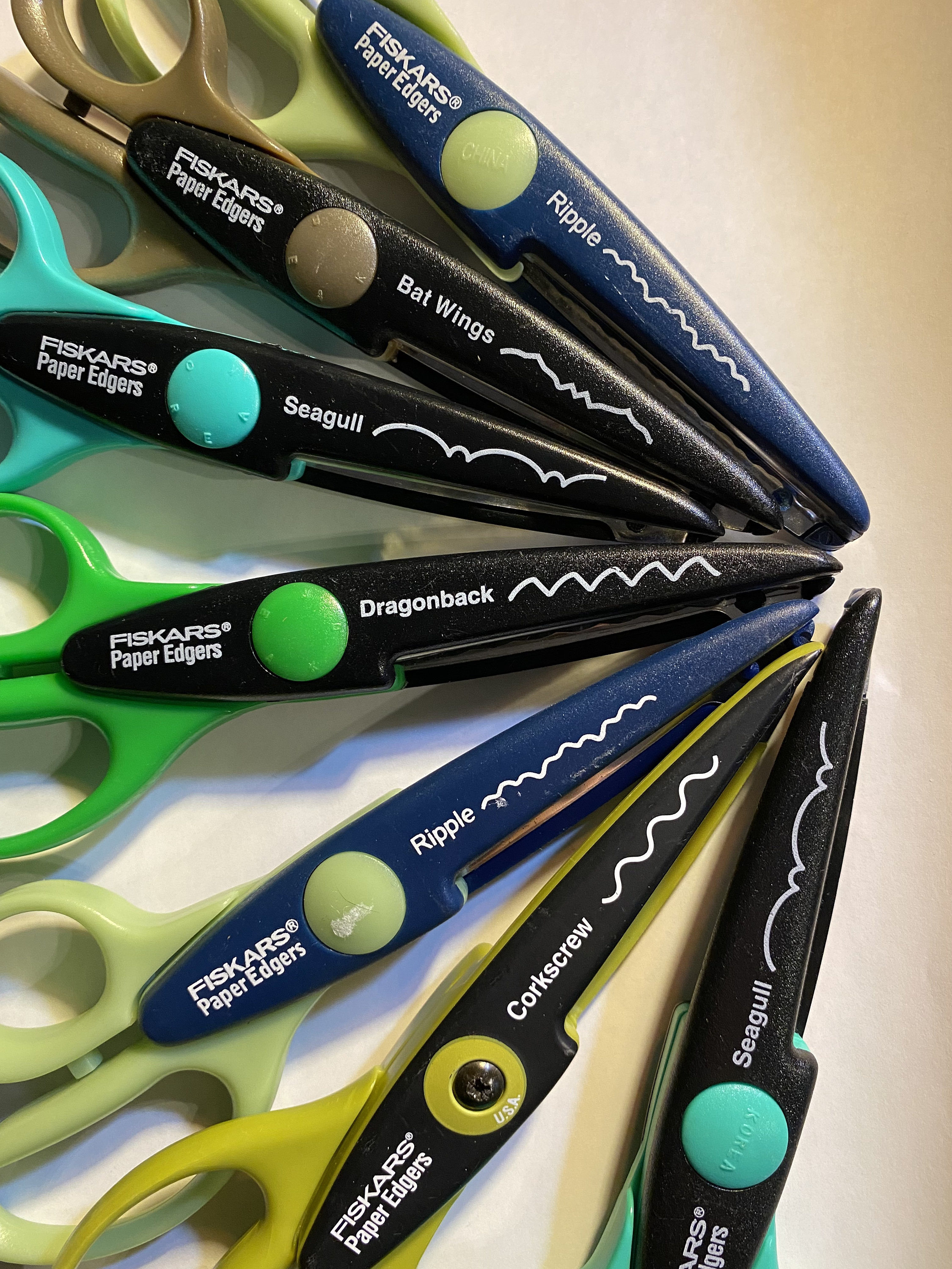 Fiskars Scissors Paper Edgers Cutting Decorative Scallop Edge Design ...
