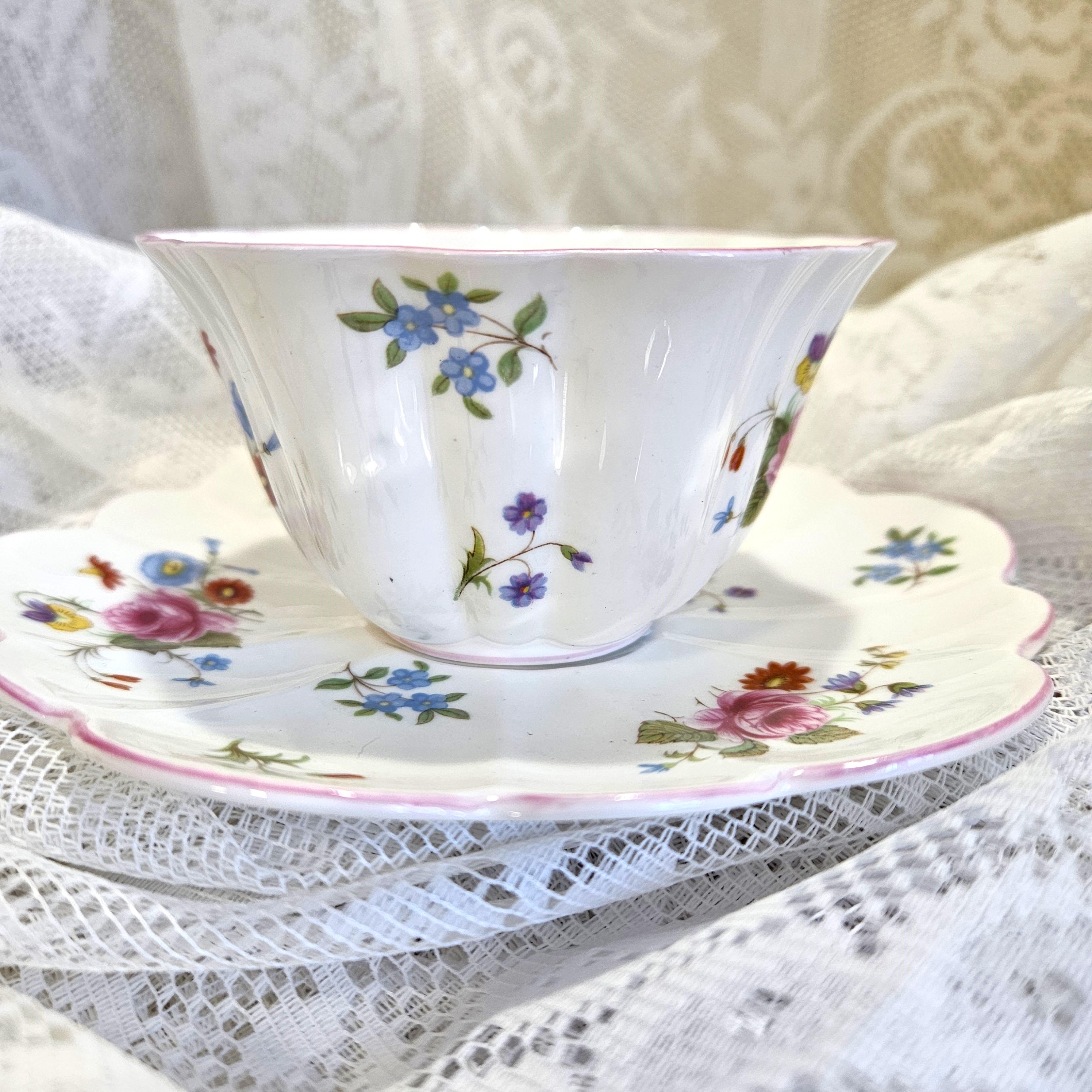 Rose and Red Daisy Shelley Teacup and Saucer - Etsy