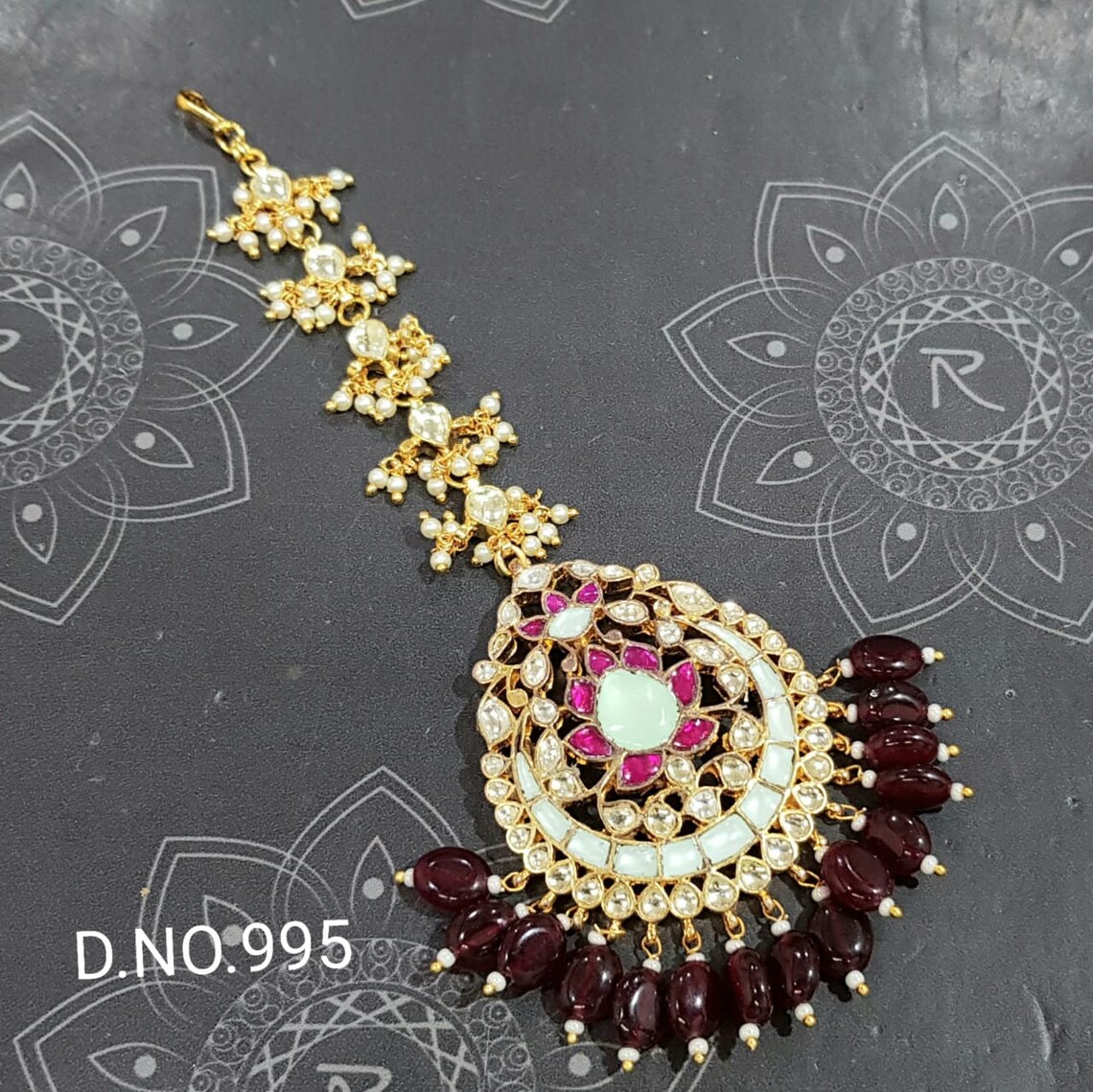 Ahemadabadi Pachi kundan beautiful mang Tikka head jewellery | Etsy