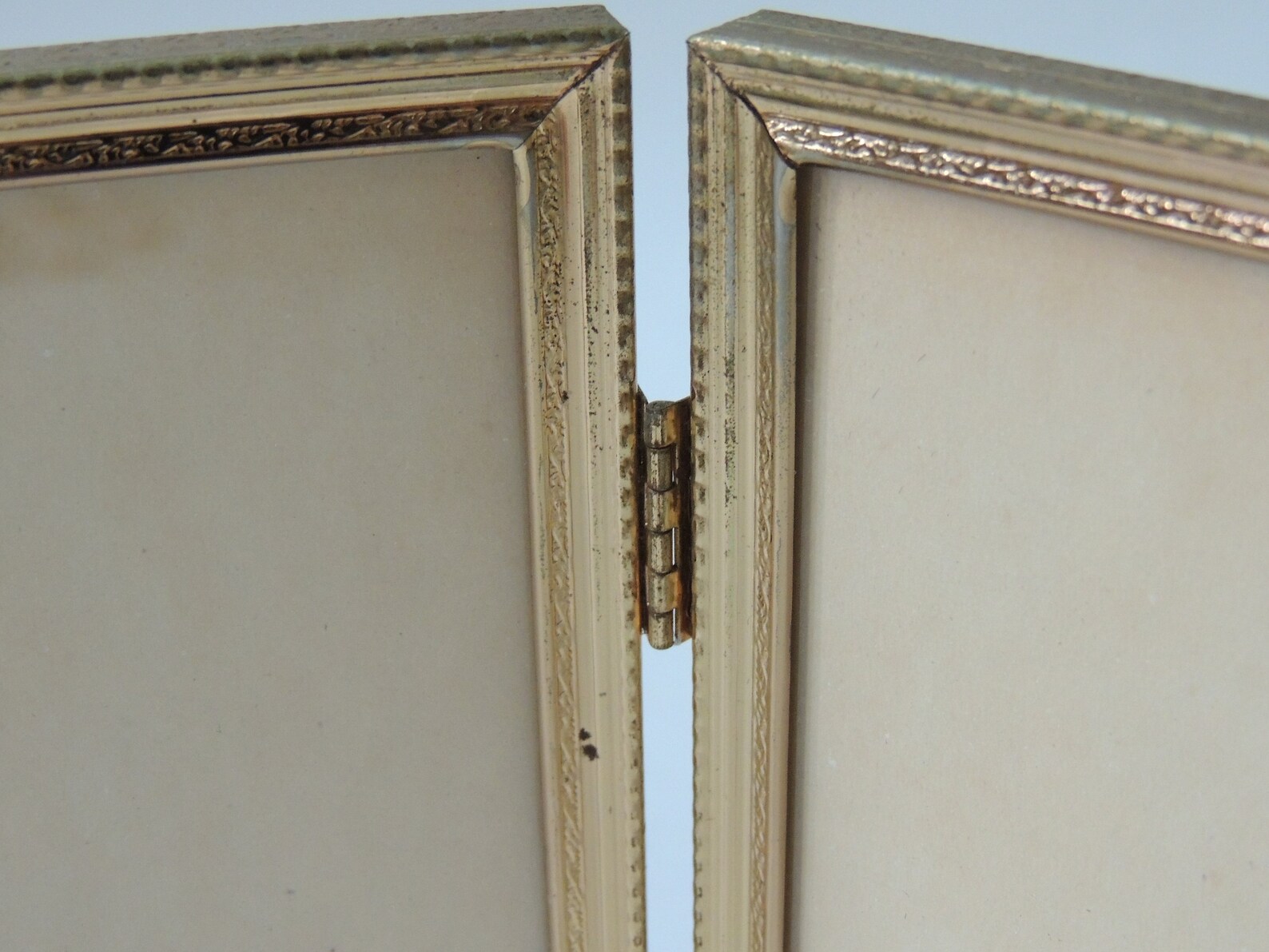 Vintage Bi Fold Metal Frame, Double Hinged Picture Frame, 5x7 - Etsy