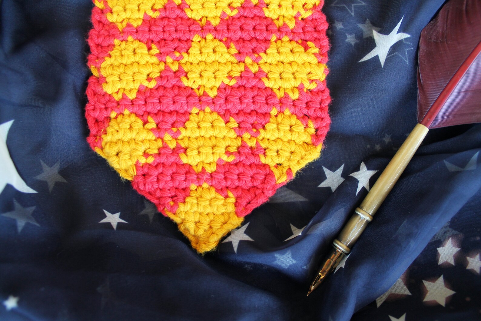 Crochet Pattern | Magic School Red House Banner Crochet Tapestry Wall ...