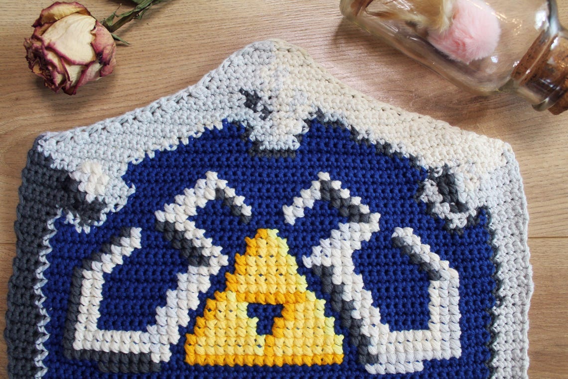Crochet Pattern | the Hylian Shield Crochet Tapestry Wall Hanging Decor ...