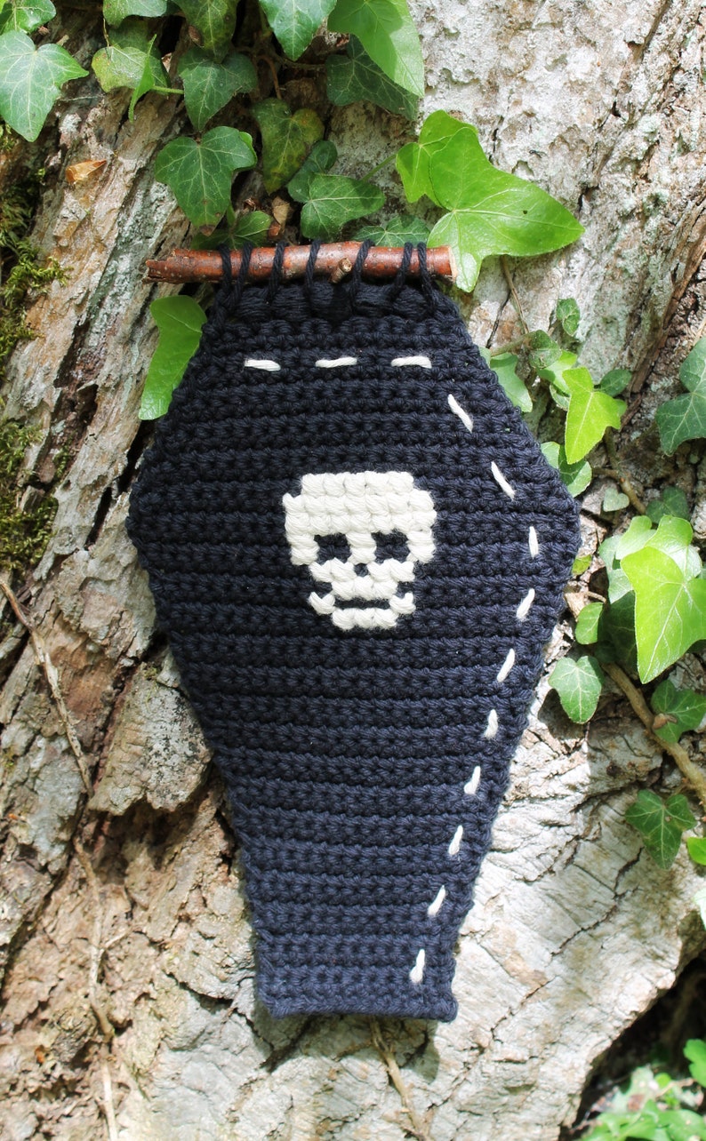 Crochet Pattern | Mini Coffin Crochet Tapestry Wall Hanging Decor - Etsy