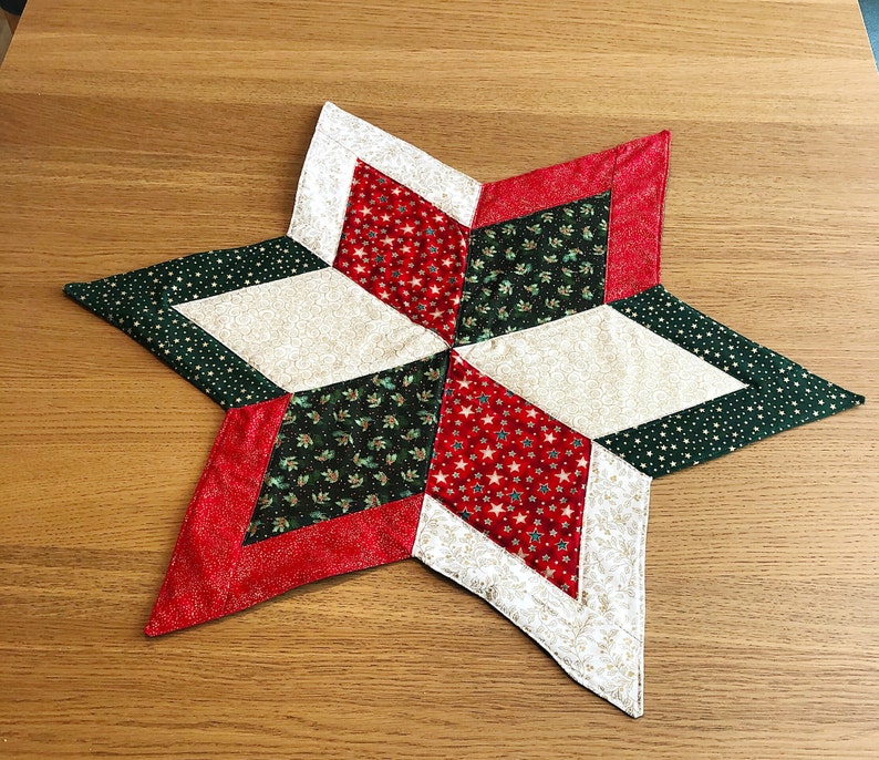 Red Gold Quilted Stars Table Toppers. Traditional or Scandi - Etsy