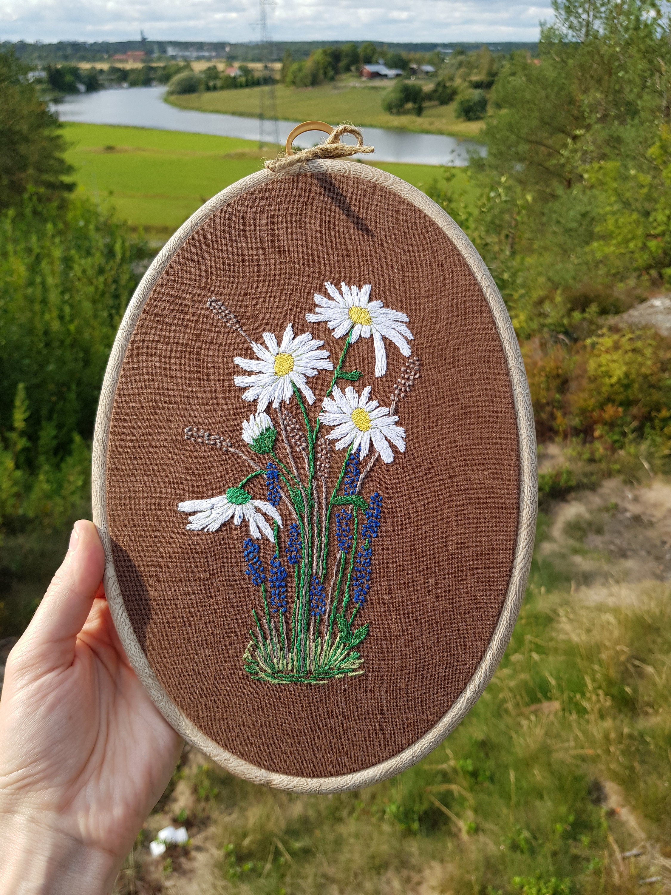 Daisy Flowers Embroidery Hoop, Daisy Bouquet, Wildflowers Wall Art ...