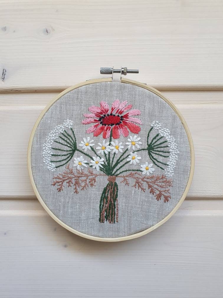Pink Daisy Flower Embroidery Hoop, Embroidered Bouquet, Botanical Wall ...