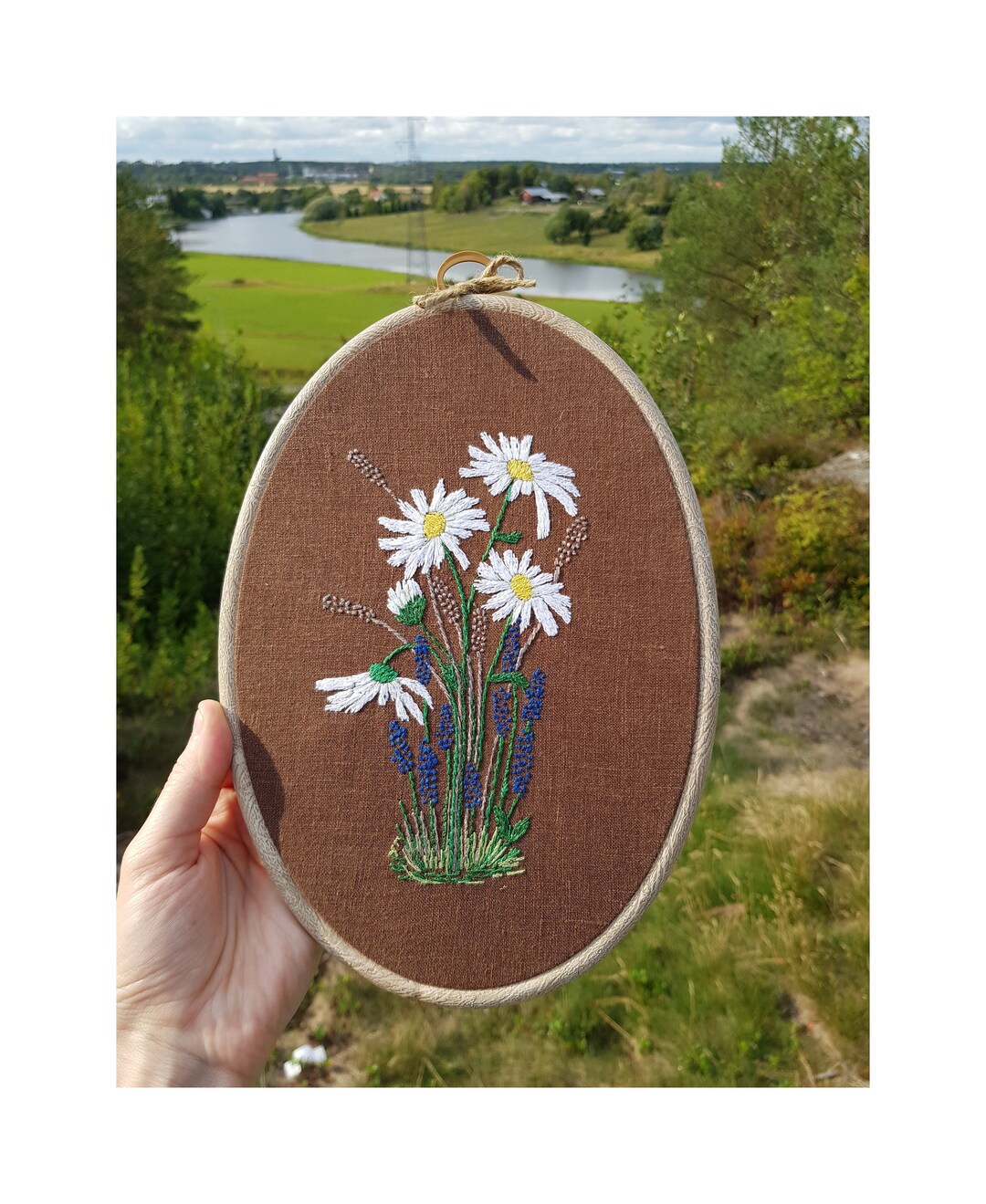Daisy Flowers Embroidery Hoop, Daisy Bouquet, Wildflowers Wall Art ...